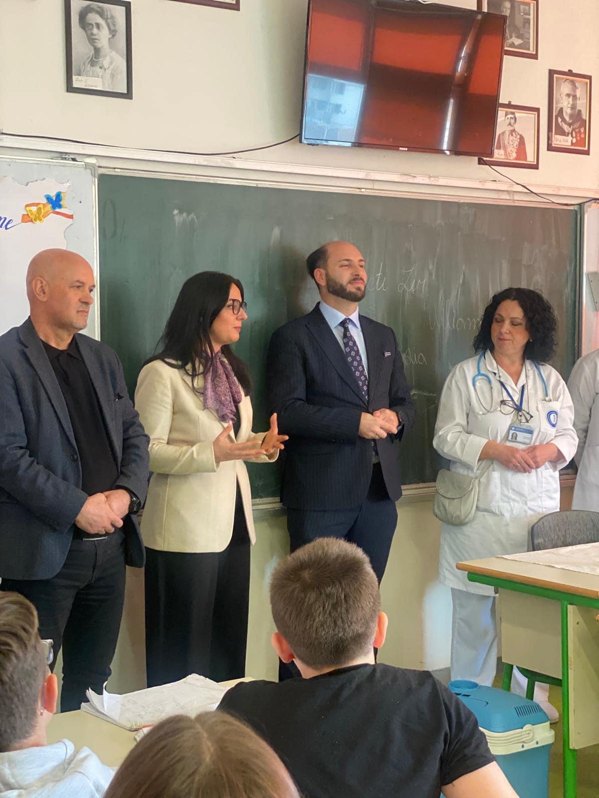 PËR HERË TË PARË NË KOSOVË FILLON VAKSINIMI HPV I VAJZAVE, KUNDËR ...