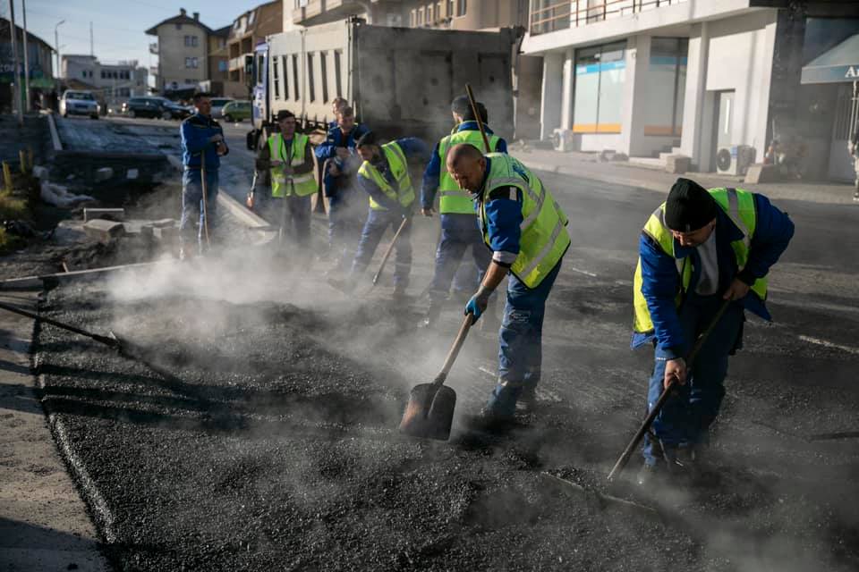 Asfaltohet rruga Rrahim Beqiri - Komuna Prishtina