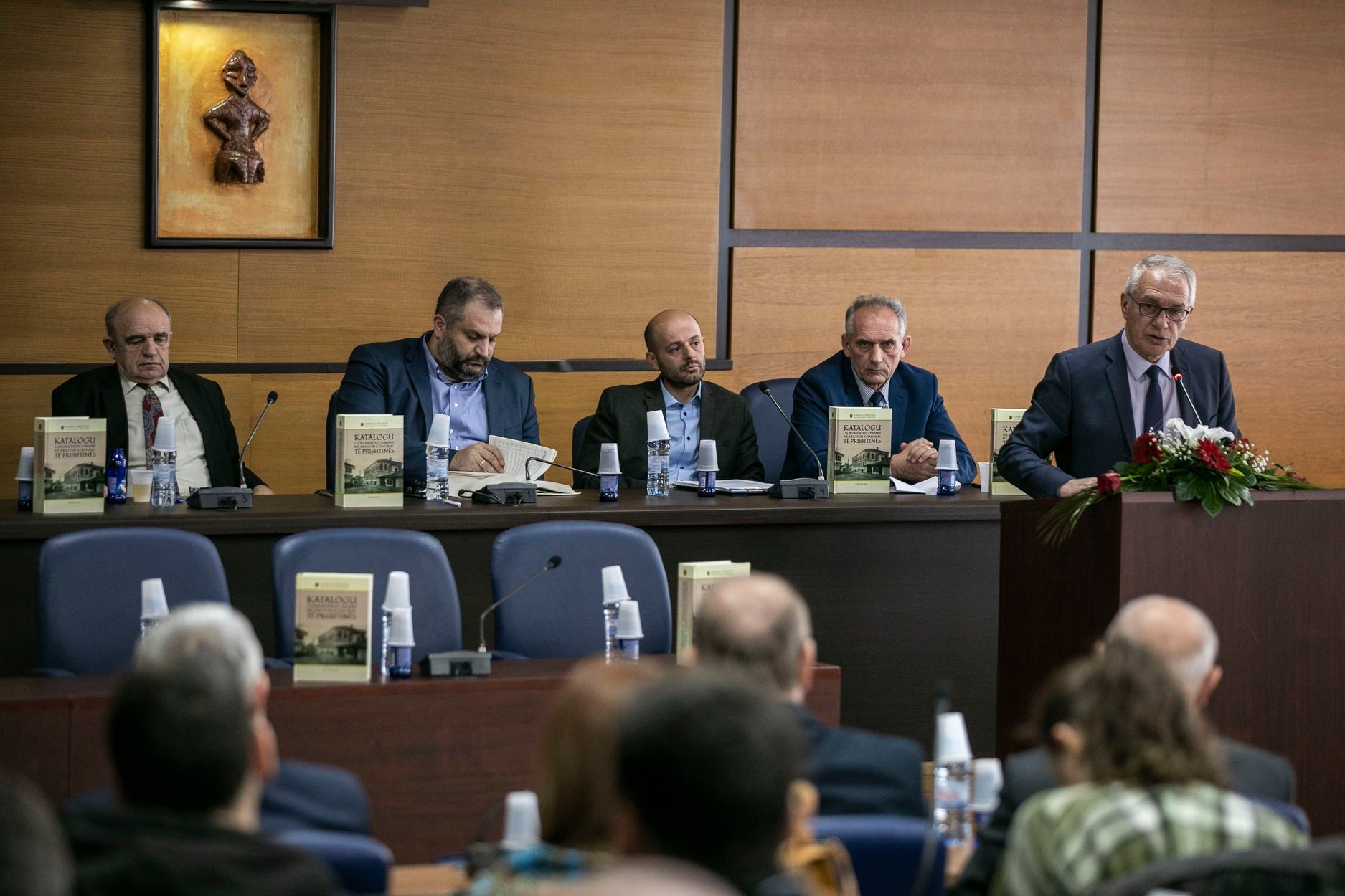 Provomohet libri “Katalogu i Dokumenteve Osmane në Arkivin Komunal të ...